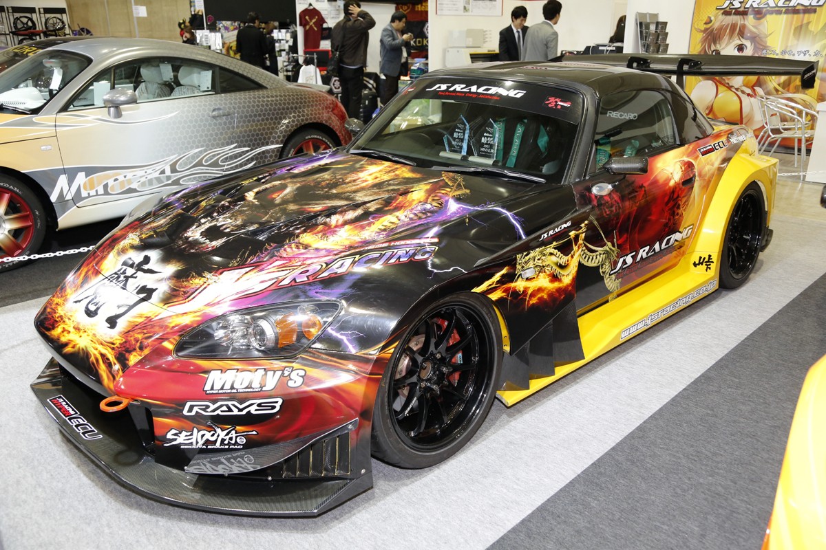 オートサロン2016「J’sレーシング」阪上霜月フィットの意味とは | AUTO MESSE WEB