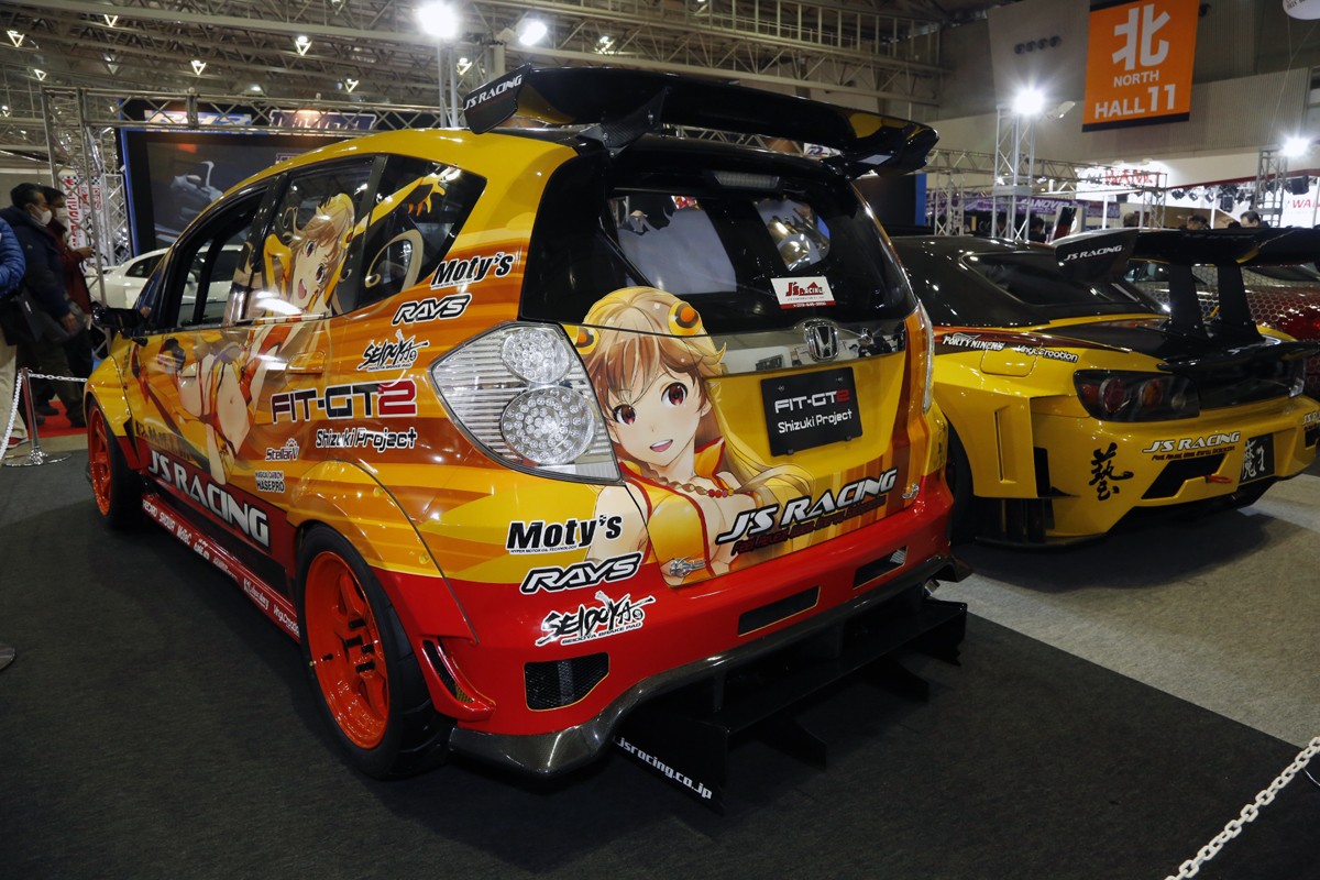 オートサロン2016「J’sレーシング」阪上霜月フィットの意味とは | AUTO MESSE WEB（オートメッセウェブ） 〜クルマを文化する