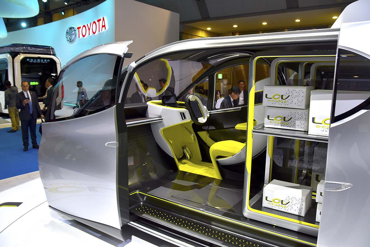 次期型ハイエースと噂される"LCV CONCEPT"の正体は？【東京モーターショー】 | AUTO MESSE WEB（オートメッセウェブ ...