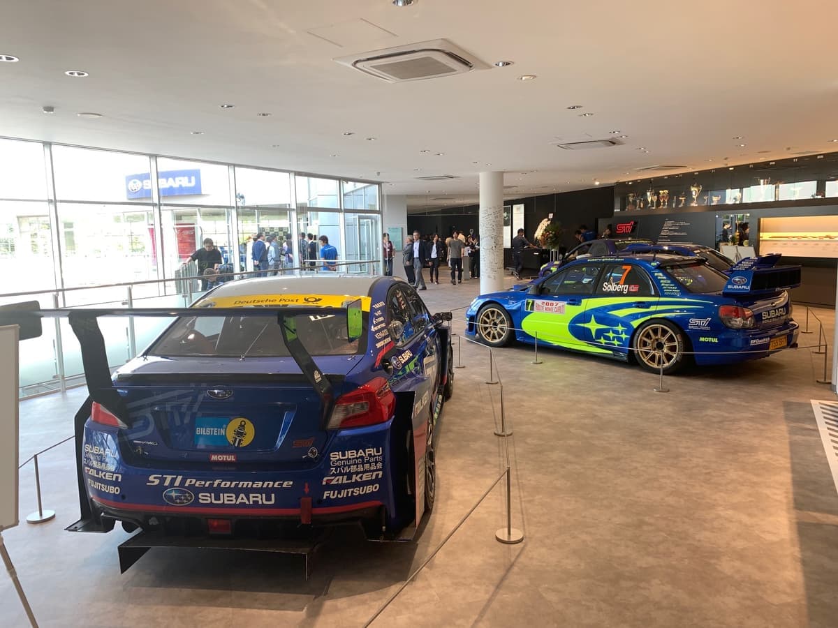 【画像ギャラリー】SUBARUファンの聖地「STIギャラリー」がリニューアルオープン！ 歴代マシン＆トロフィーを展示 | AUTO MESSE ...