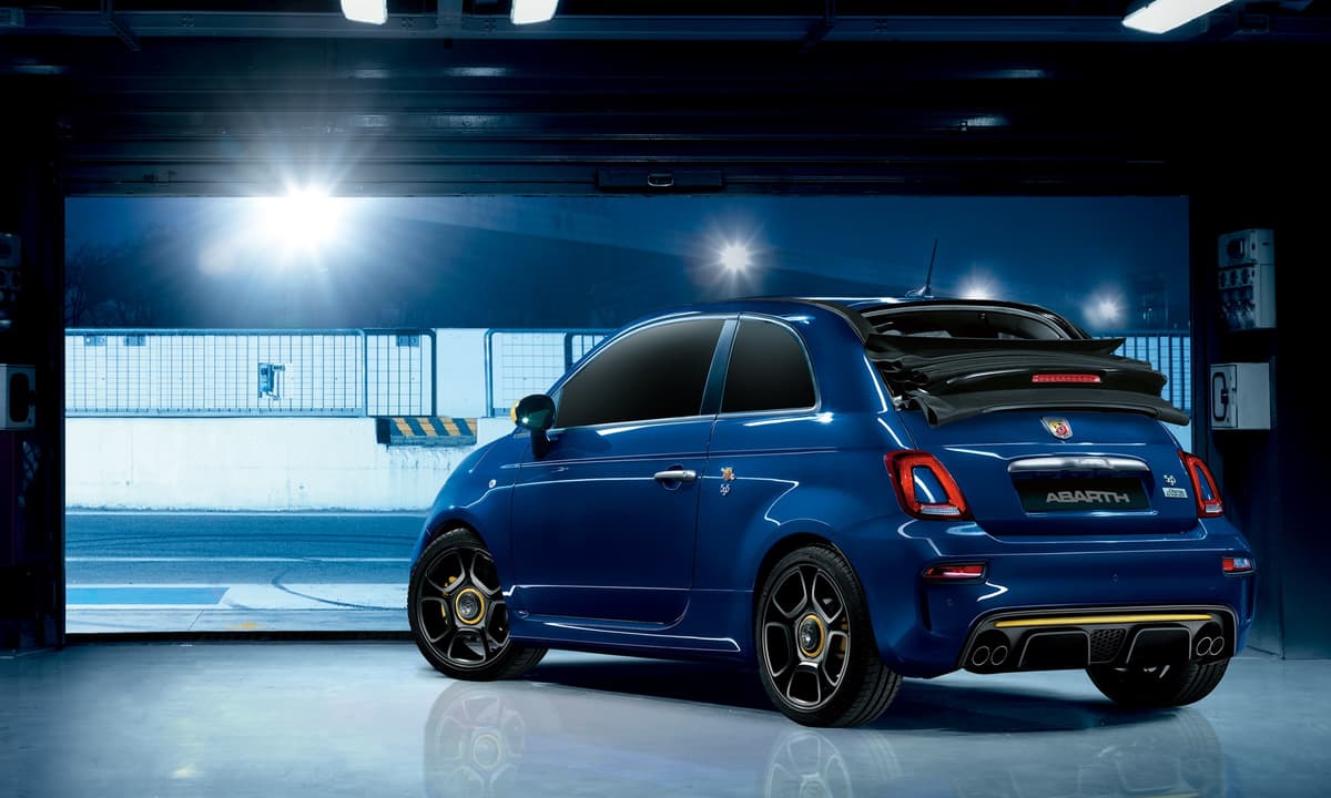 アバルト「595Pista」＆「595C Pista」を240台限定発売、専用装備と特別色のハイパフォーマンス仕様へ | AUTO MESSE WEB（オートメッセウェブ） ～カスタム ...