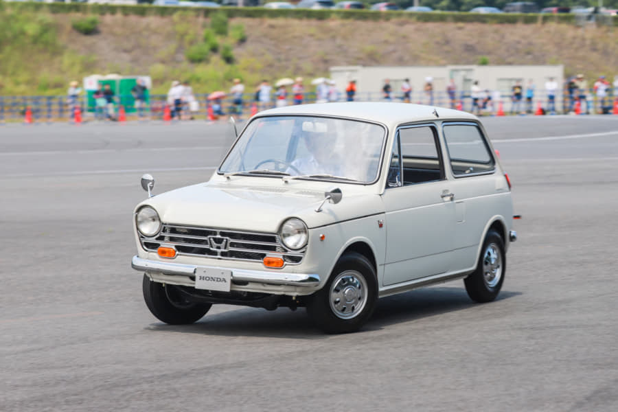 「広い軽」の元祖！ Nコロの愛称で親しまれたホンダN360の偉大すぎる存在 | AUTO MESSE WEB（オートメッセウェブ） ～カスタム・アウトドア・福祉車両・モータースポーツなどのカー ...