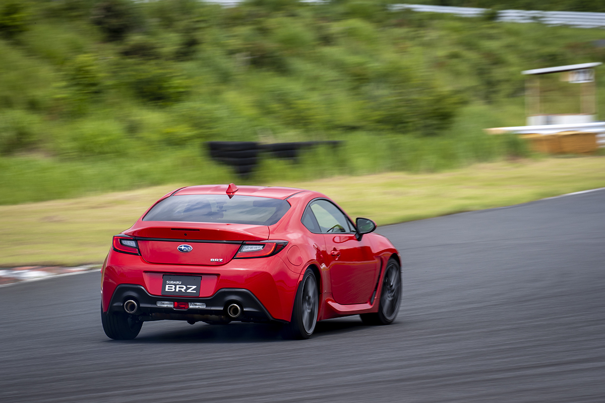 【ムービー】ドリキン土屋圭市も質感の高さに驚いた！ 新型GR86＆BRZプロトタイプ全開アタック | AUTO MESSE WEB（オートメッセウェブ） ～カスタム・アウトドア・福祉車両 ...