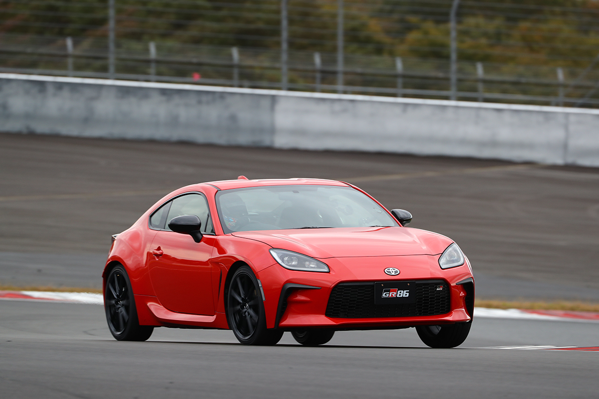 【画像ギャラリー】新型「GR86」はリミッターカット＆タイヤ交換で何秒速くなる？ 富士スピードウェイで試してみた | AUTO MESSE WEB（オートメッセウェブ） 〜 クルマを文化する