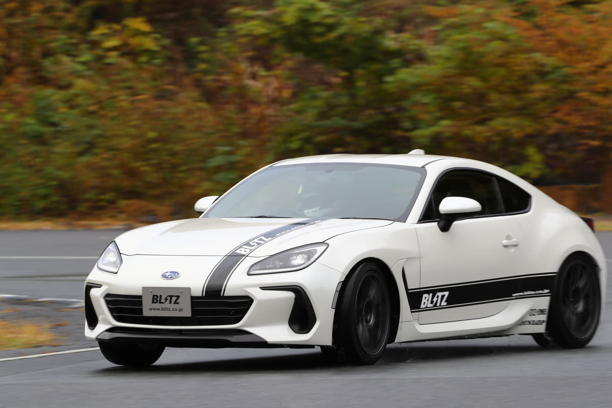 【画像ギャラリー】「週末はサーキット」派なら絶対注目！ 動きがリニアで扱いやすい新型BRZに試乗【BLITZ編】 | AUTO MESSE ...