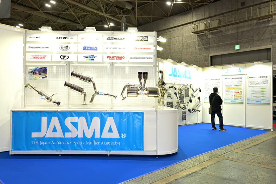 高品質なマフラー＆アルミホイールで安心・安全なカスタムライフを！ 「JASMA」＆「JAWA」が広くアピール【大阪オートメッセ2022 ...