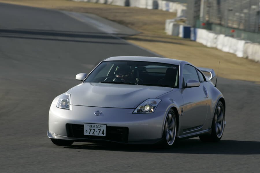 ニスモシリーズ前夜にファンを熱狂させた1台！ Z33型フェアレディZバージョンニスモの衝撃 | ～カスタム・アウトドア・福祉車両・モータースポーツなどのカーライフ情報が満載～ AUTO ...