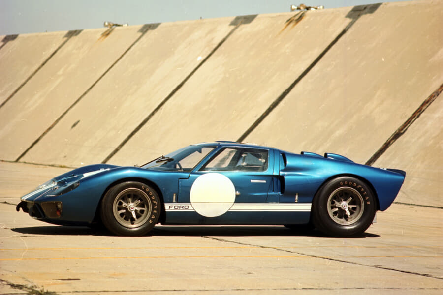 車高が40インチだからGT40!? ル・マン4連覇を遂げた伝説のレーシングカーとは | ～カスタム・アウトドア・福祉車両・モータースポーツなど ...