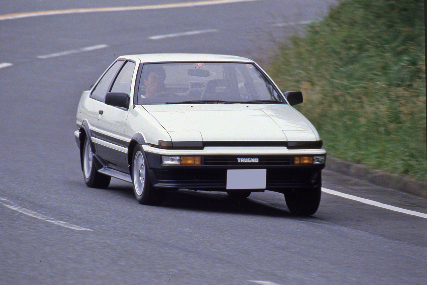 【画像ギャラリー】「元祖ハチロクが若者に愛された理由」ドライバーと一緒に成長する「AE86」はデートにも使えた | AUTO MESSE ...