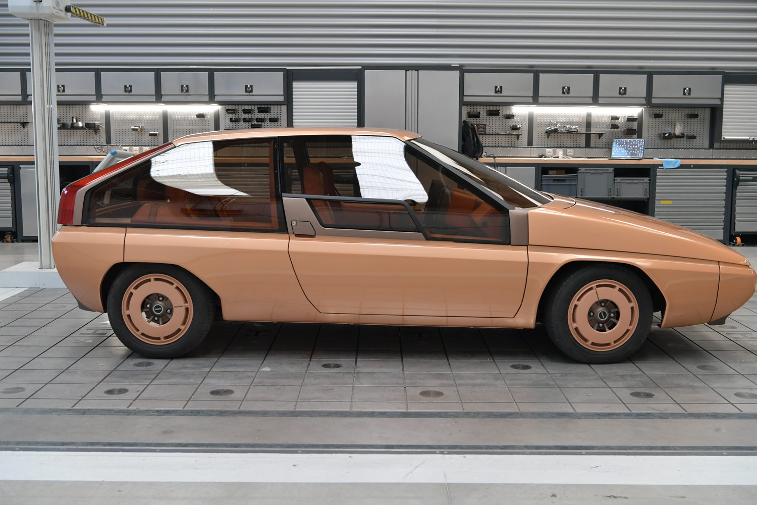 【画像ギャラリー】マツダ新型「MX-30」のルーツはバブル景気前夜に登場した「MX-81アリア」だった!? ベルトーネが手掛けたコンセプトカー復活!! | AUTO MESSE WEB ...