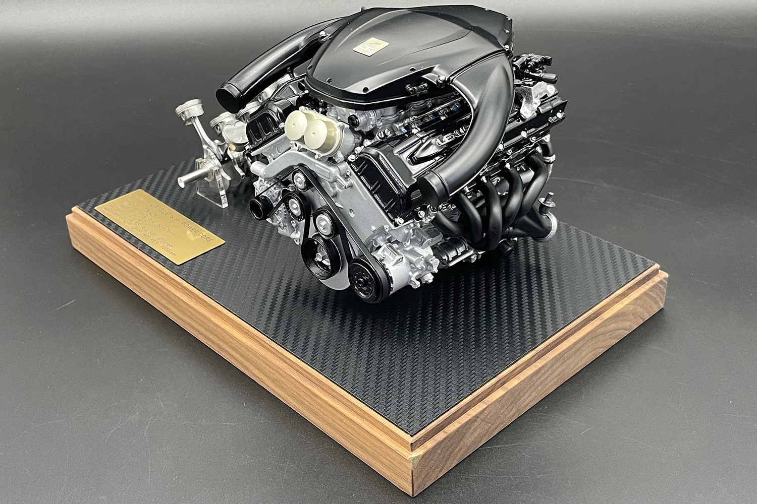【画像ギャラリー】レクサス「LFA」のV10エンジンが蘇る！ トヨタとヤマハ全面協力の精密スケールモデル「1LR-GUE with POWER ...