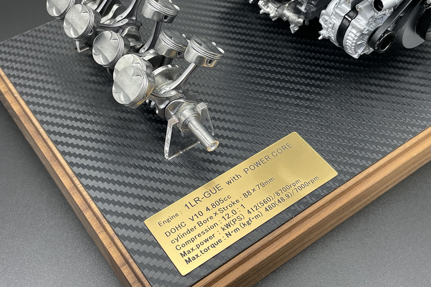 【画像ギャラリー】レクサス「LFA」のV10エンジンが蘇る！ トヨタとヤマハ全面協力の精密スケールモデル「1LR-GUE with POWER ...