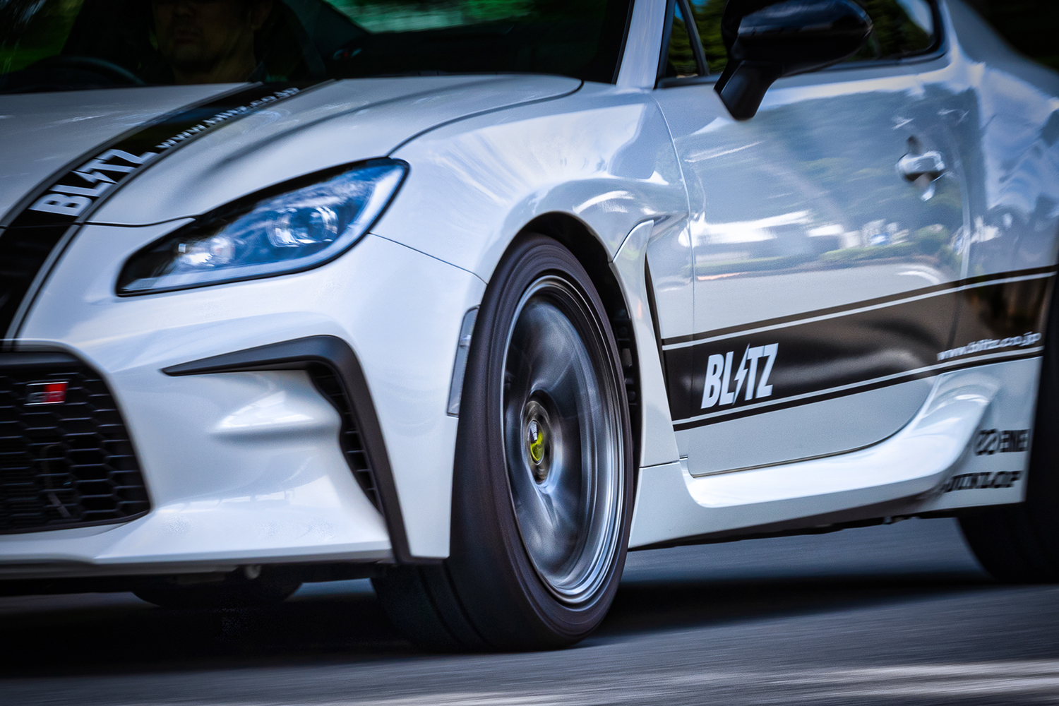 【画像ギャラリー】【業界初】車高調の減衰力をオートで調整できる！ ミニバンにこそ装着したいブリッツ「DSC Plus」とは＜PR＞ | AUTO MESSE WEB 〜 カスタム・アウトドア ...