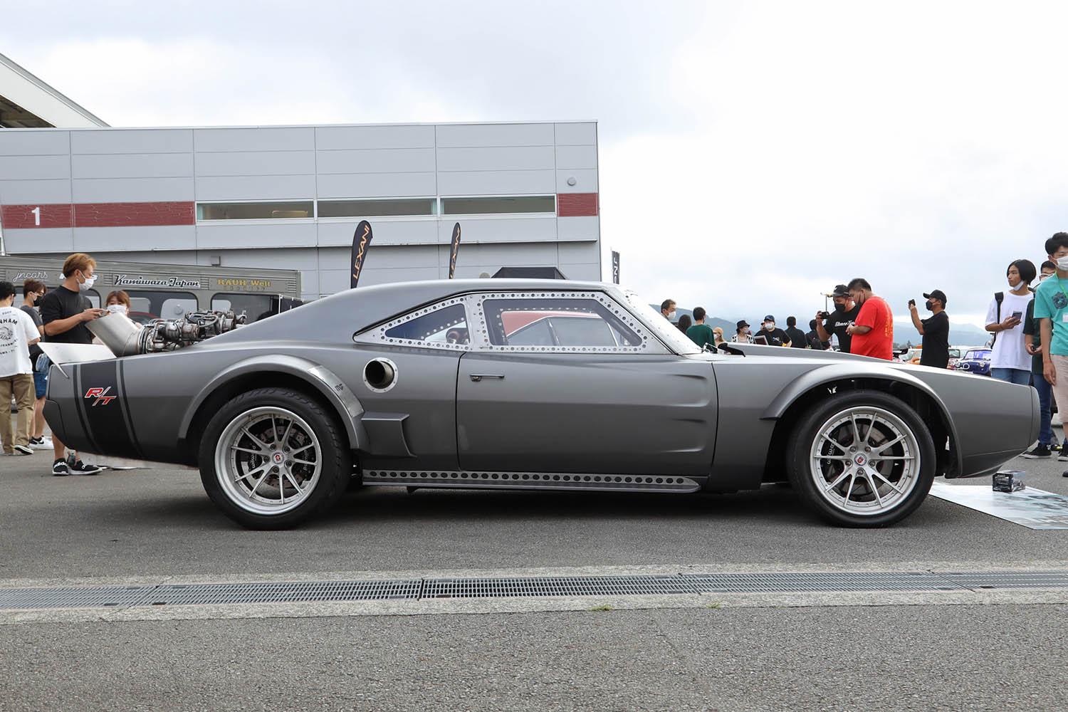 【画像ギャラリー】「FUELFEST」に「ワイスピ」劇中車「ダッジ・チャージャー」が降臨！ 氷上を走行するための改造ポイントとは ...