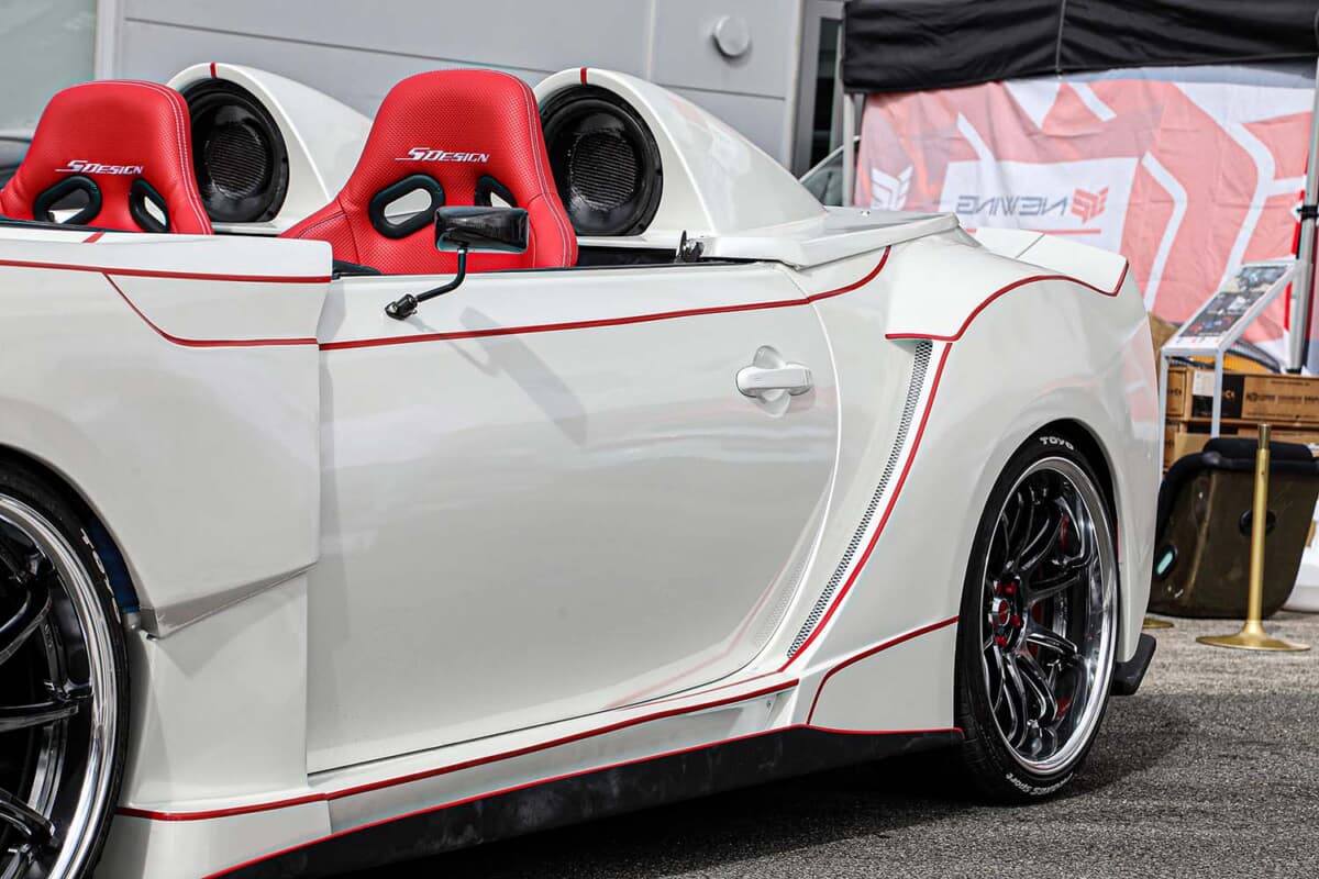 【画像ギャラリー】もはやトヨタ「86」の面影なし！ スーパーカースタイルのボディキットは105万6000円から | AUTO MESSE WEB（オートメッセウェブ） 〜 クルマを文化する