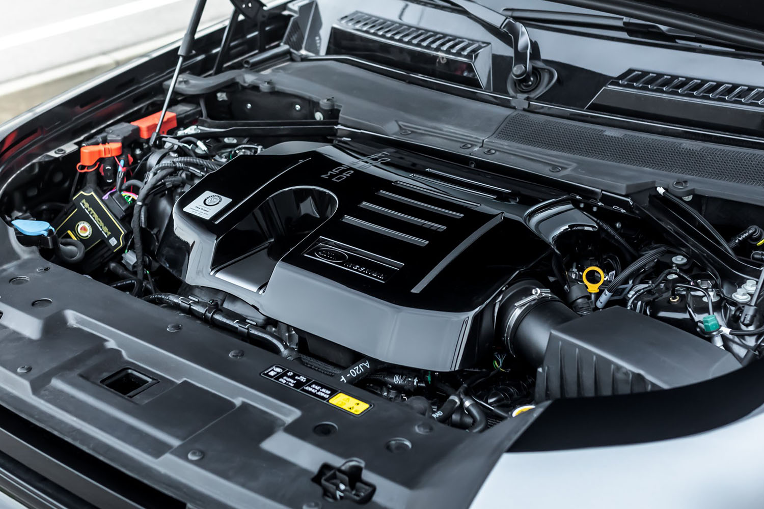 【画像ギャラリー】全身グロスブラック仕上げの「ディフェンダー」誕生！ 「Gクラス」に負けないマンハート「DP500」とは | AUTO ...