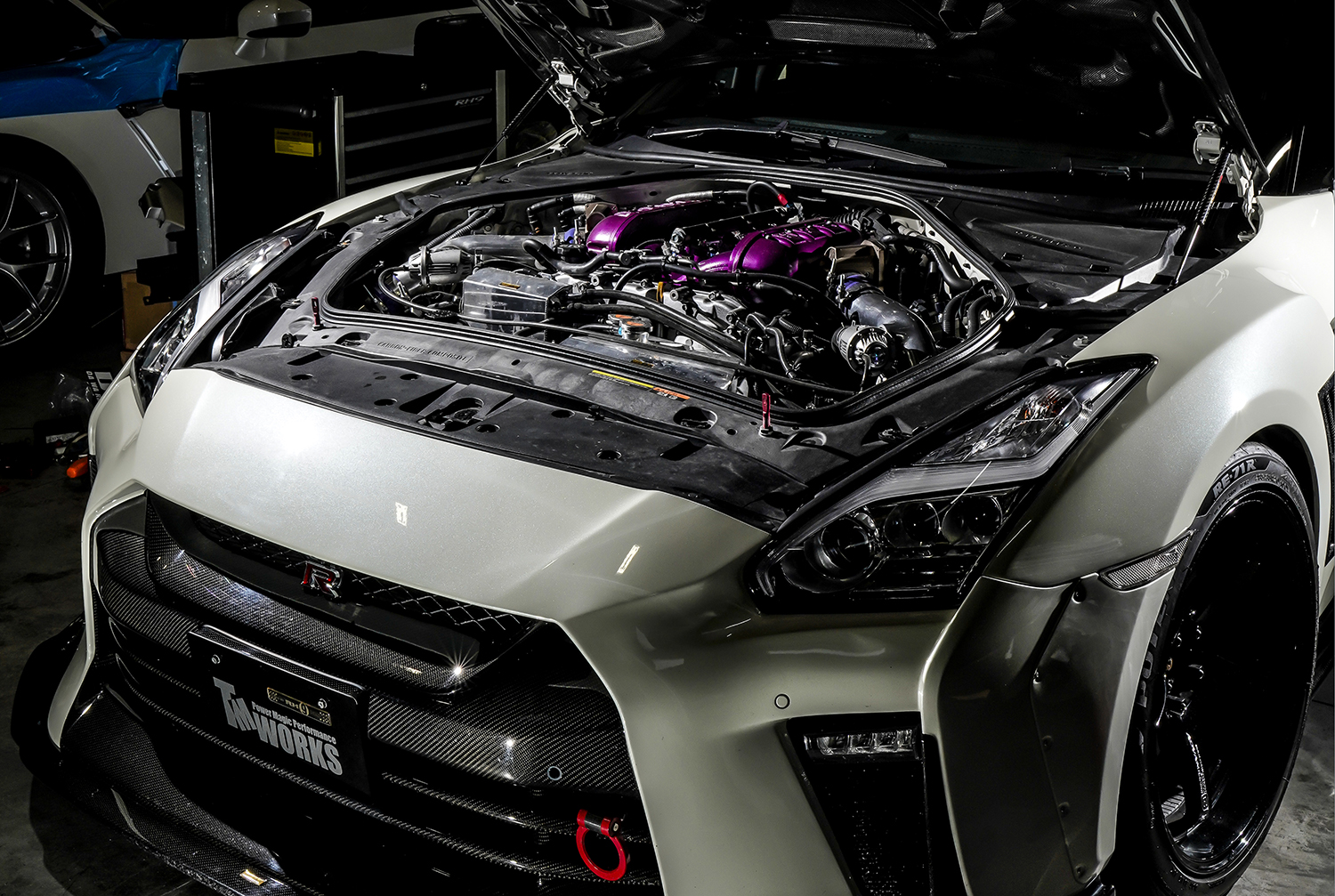 開発者が語る！ 日産「R35 GT-R」搭載の「VR38」エンジン開発秘話。レース仕様「RB26」エンジンのノウハウが活かされていた ...