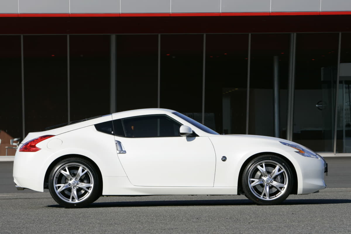 【画像ギャラリー】日産「フェアレディZ」なら100万円から買える！ 従来型「Z34」がチューニング派に注目されている理由 | AUTO MESSE WEB（オートメッセウェブ） 〜 クルマを ...