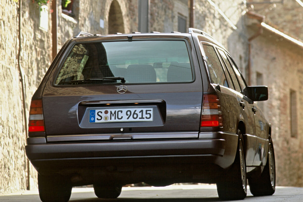 メルセデス・ベンツの名車ワゴン「S124」が今もなおマニアを虜にする色褪せない魅力とは | ～カスタム・アウトドア・福祉車両・モータースポーツ ...
