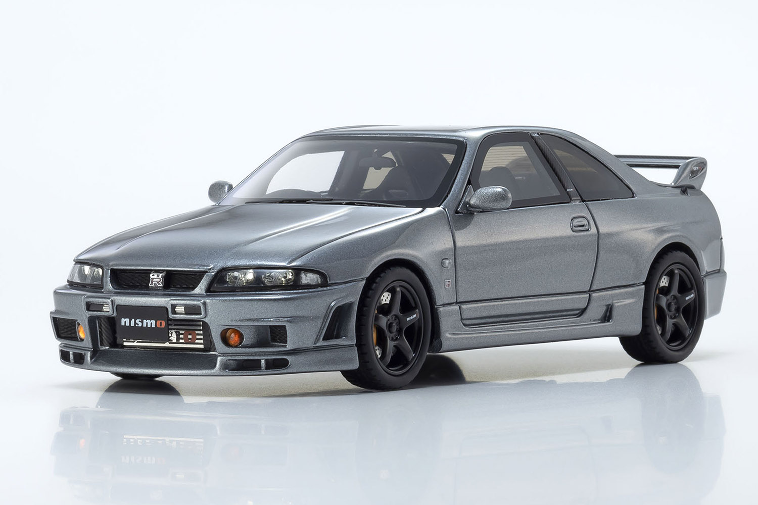 【画像ギャラリー】ニスモの人気デモカー「グランドツーリングカー」仕様が登場！ 1/43スケールの日産「スライラインGT-R R33」のこだわり ...