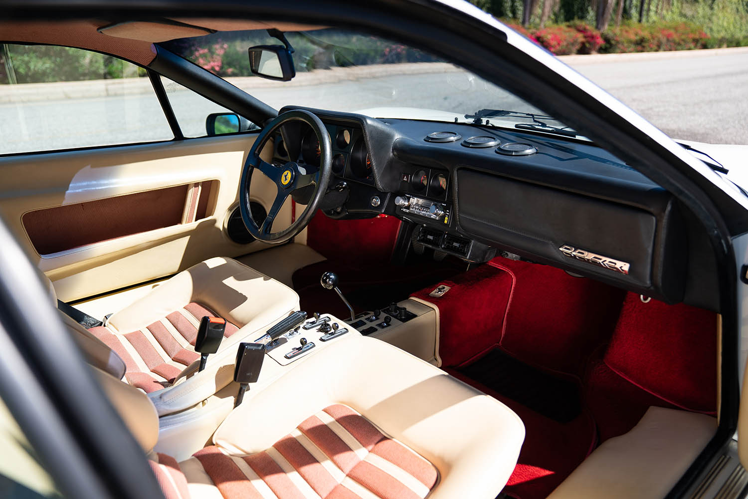 【画像ギャラリー】「カウンタック」のライバル「フェラーリBB」に27台のみの伊達男仕様があった！ ファッションブランドとコラボした内装とは ...