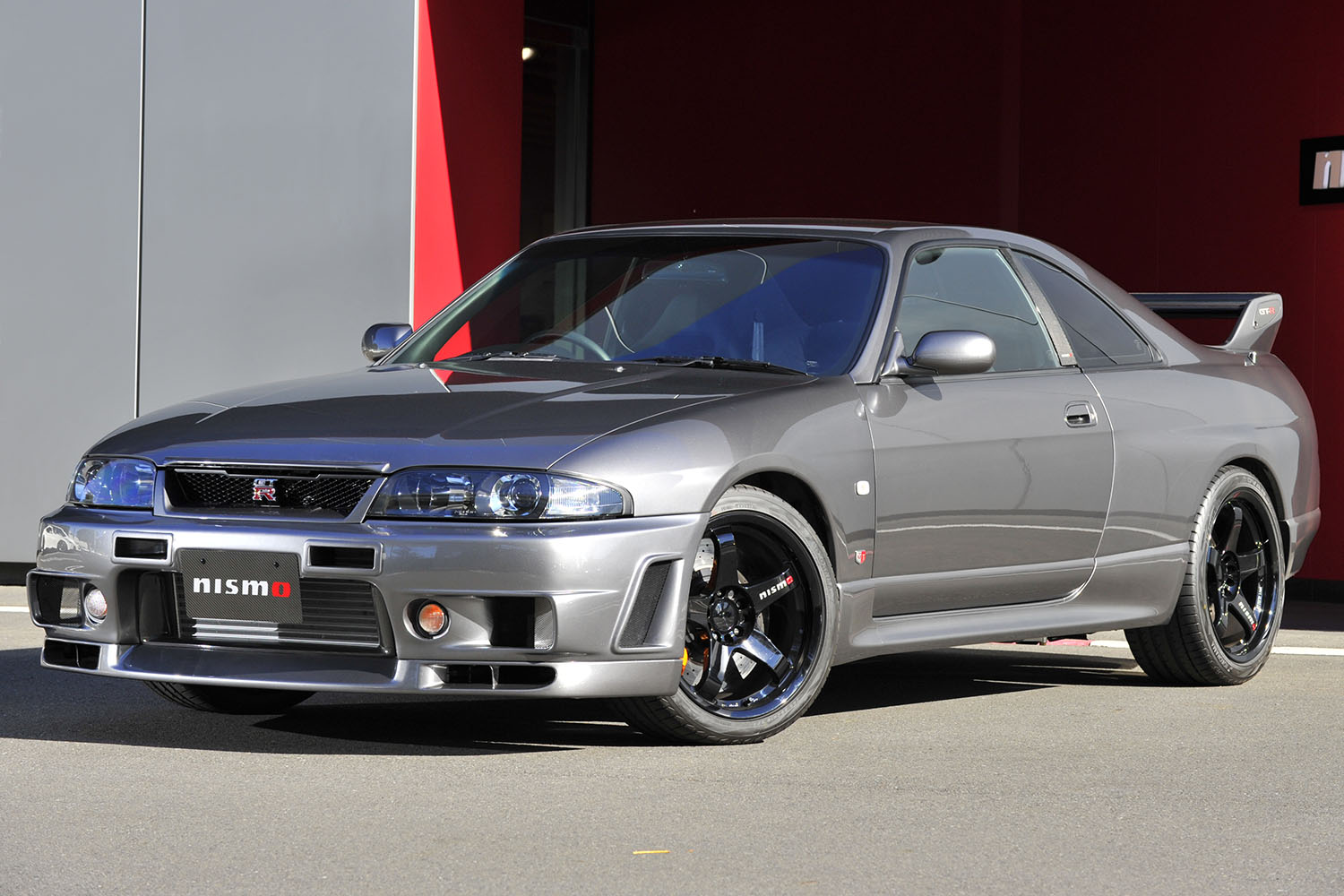 【画像ギャラリー】走行約10万キロの中古「R33GT-R」が大変身！ ニスモ大森ファクトリーのデモカーは究極の「グランドツーリングカー ...