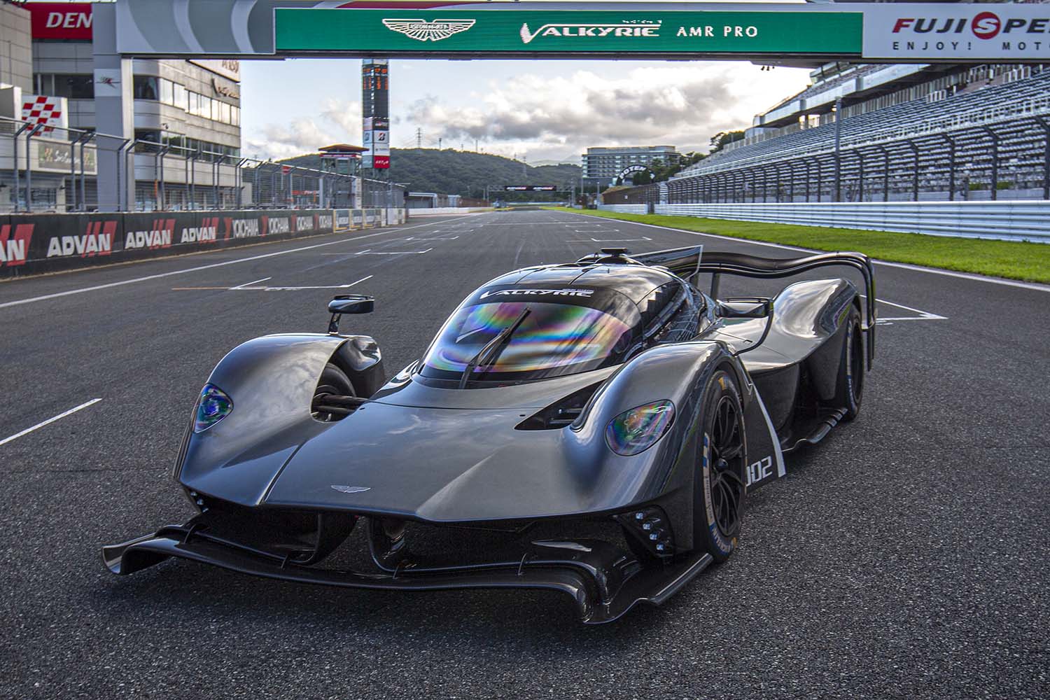 【画像ギャラリー】1014馬力の40台限定アストンマーティン降臨！ 「ヴァルキリーAMR Pro」は「F1とLMPを足して2で割ったマシン ...
