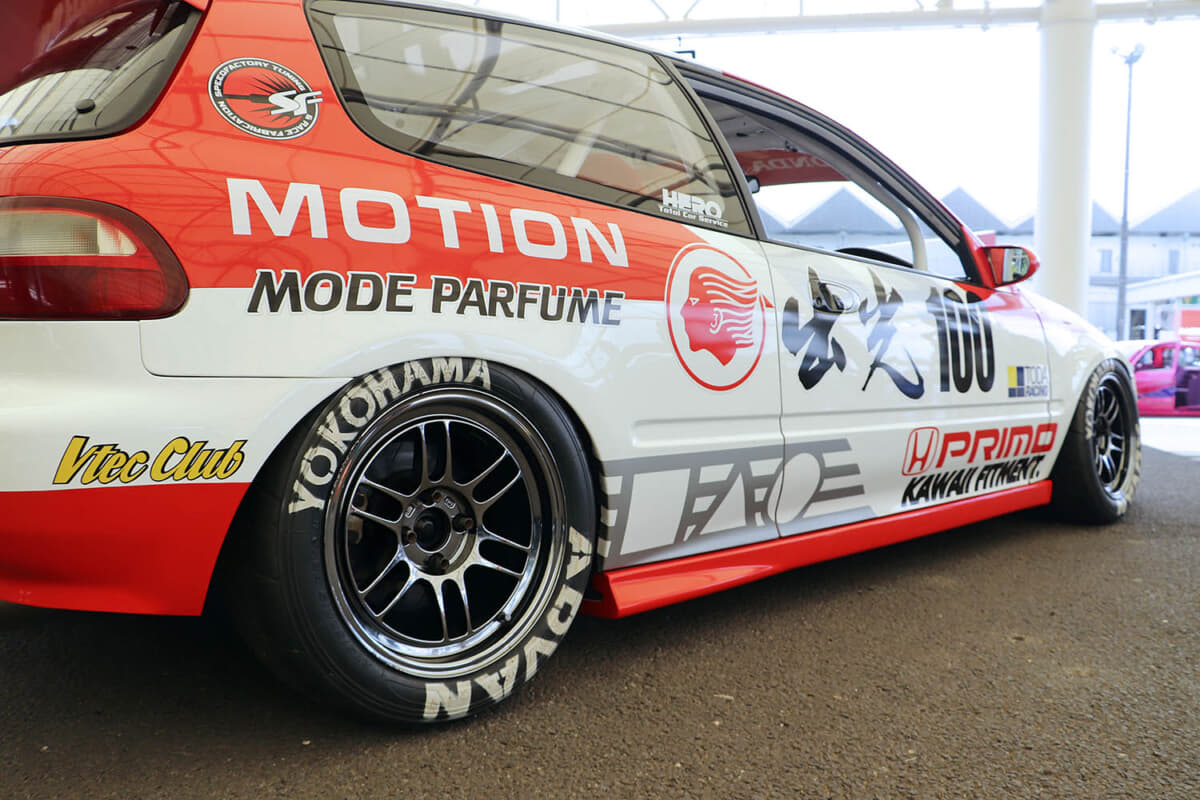 【画像ギャラリー】7万円で購入した「シビック」を伝説のレースカーに！ 最小最強グループAマシン「EG6出光モーションシビック」を再現した ...