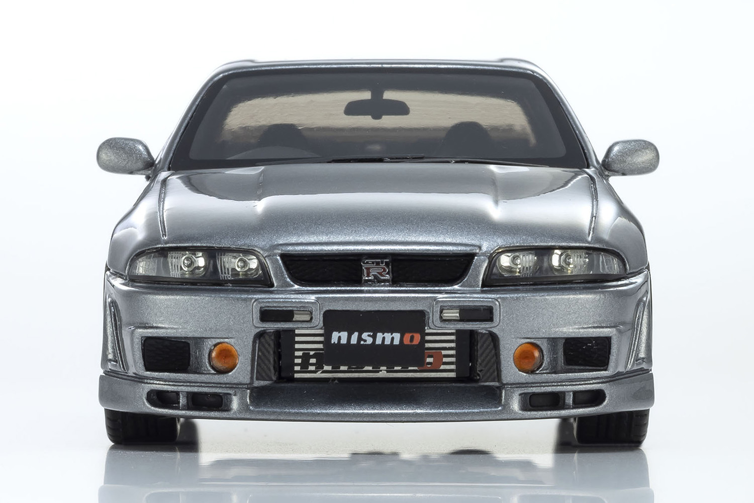 ニスモの人気デモカー「グランドツーリングカー」仕様が登場！ 1/43スケールの日産「スライラインGT-R R33」のこだわりが半端なかった ...