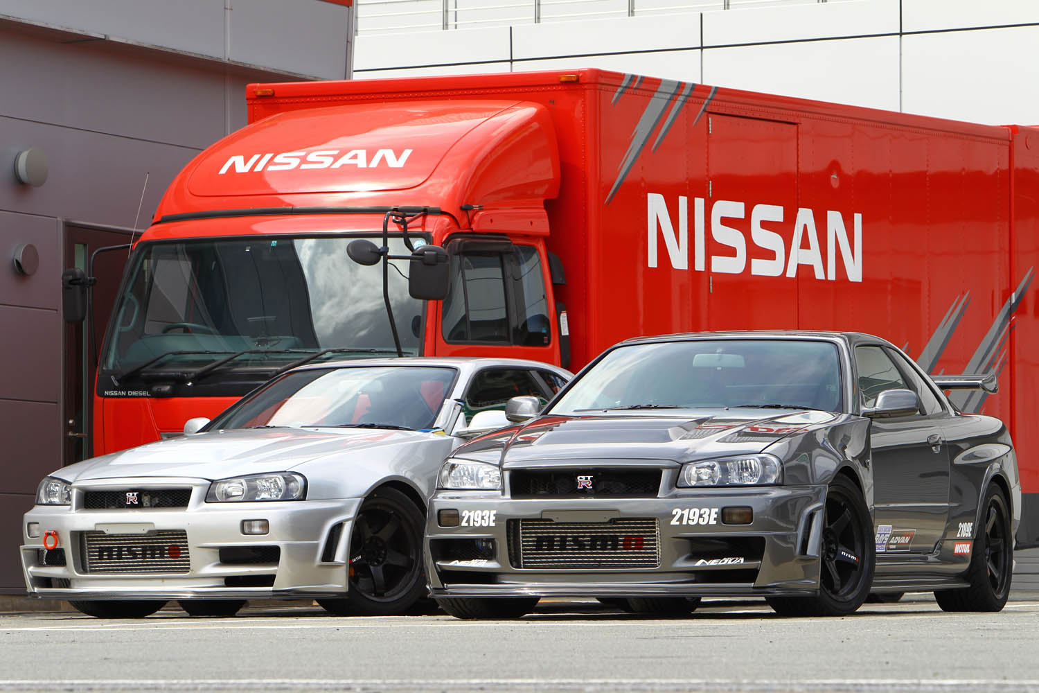 【画像ギャラリー】日産「R34スカイラインGT-R」の理想形完成！ ニスモ大森ファクトリーの公道からサーキットまで使えるスペックを完全紹介し ...