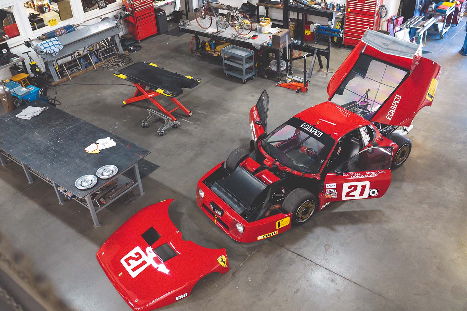 【画像ギャラリー】「カウンタック」になくて「ベルリネッタ・ボクサー」にあるものとは？ 29台のみのフェラーリ「512 BB/LM」は億単位の ...