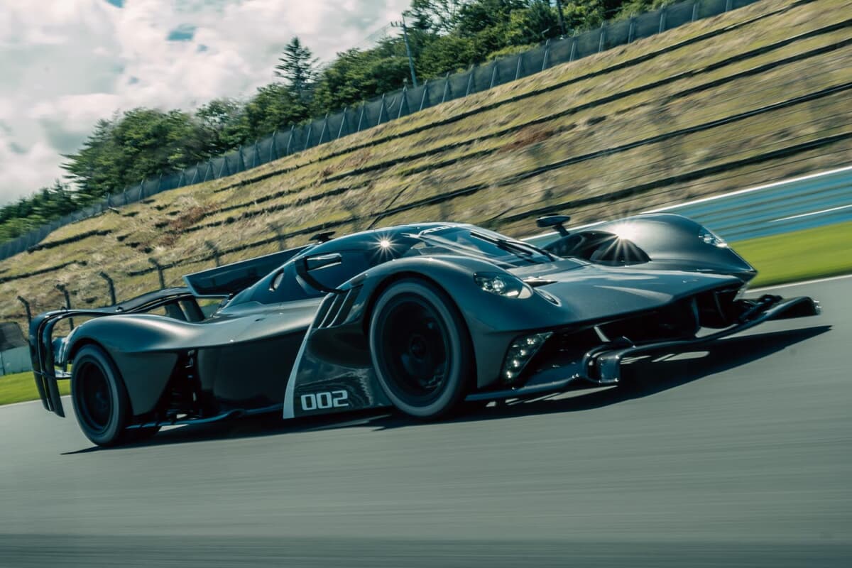 【画像ギャラリー】1014馬力の40台限定アストンマーティン降臨！ 「ヴァルキリーAMR Pro」は「F1とLMPを足して2で割ったマシン ...