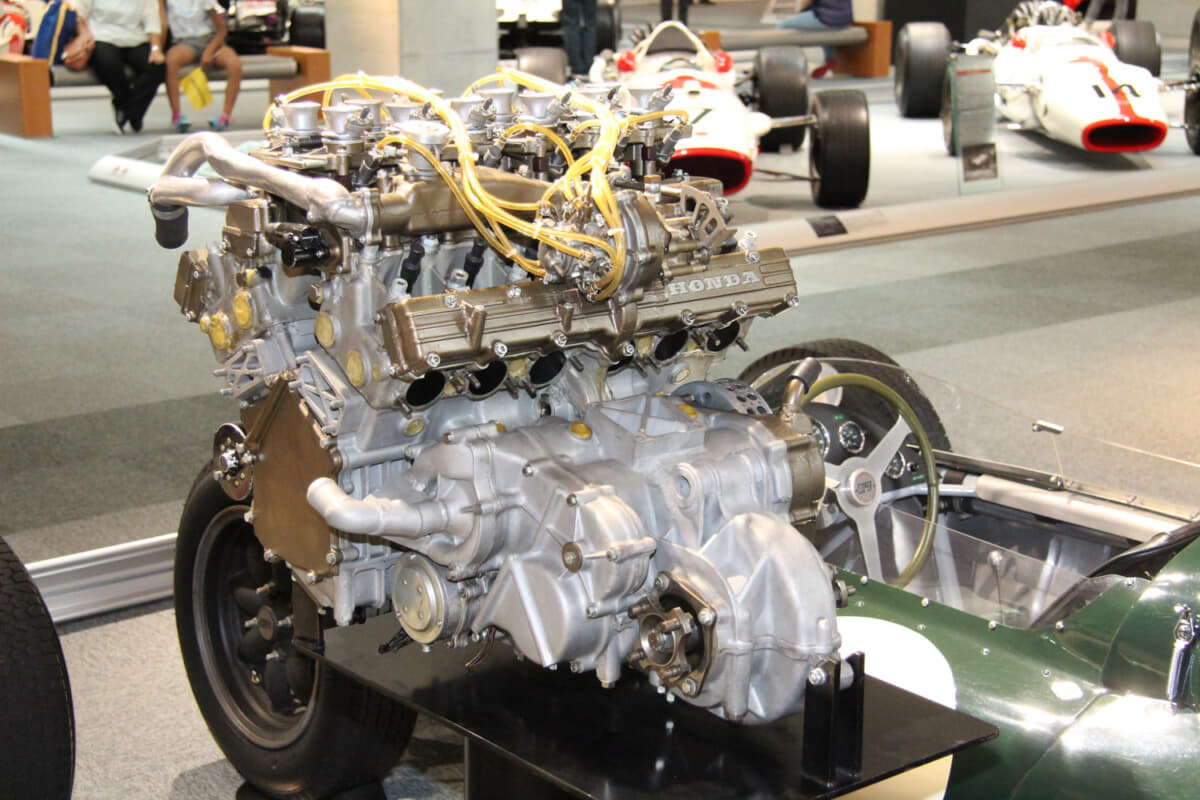 【画像ギャラリー】ホンダは日本の誇りだ！ F1初優勝を飾った日の丸を背負った「地上を走る戦闘機RA272」とは | AUTO MESSE ...