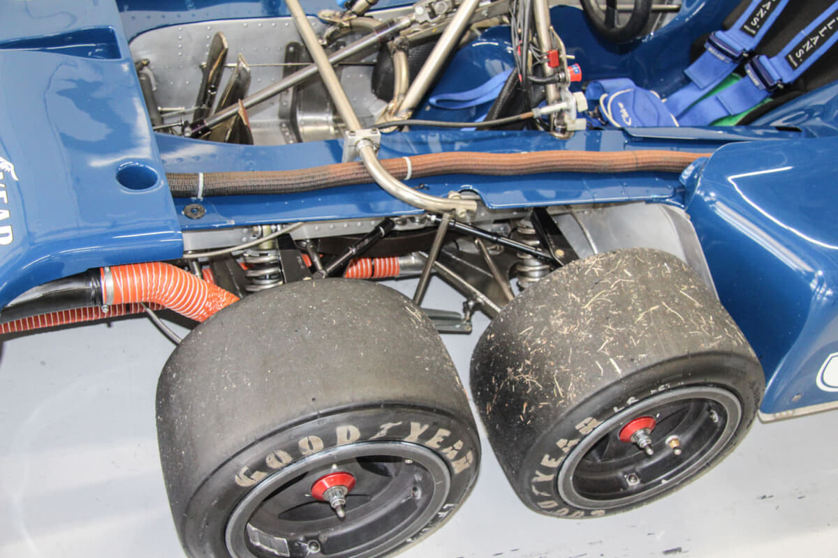 【画像ギャラリー】スーパーカー世代のF1といえば6輪「ティレルP34」でキマリ！ なぜ6輪を採用し消えていったのでしょうか | AUTO MESSE WEB（オートメッセウェブ） 〜 クルマを ...