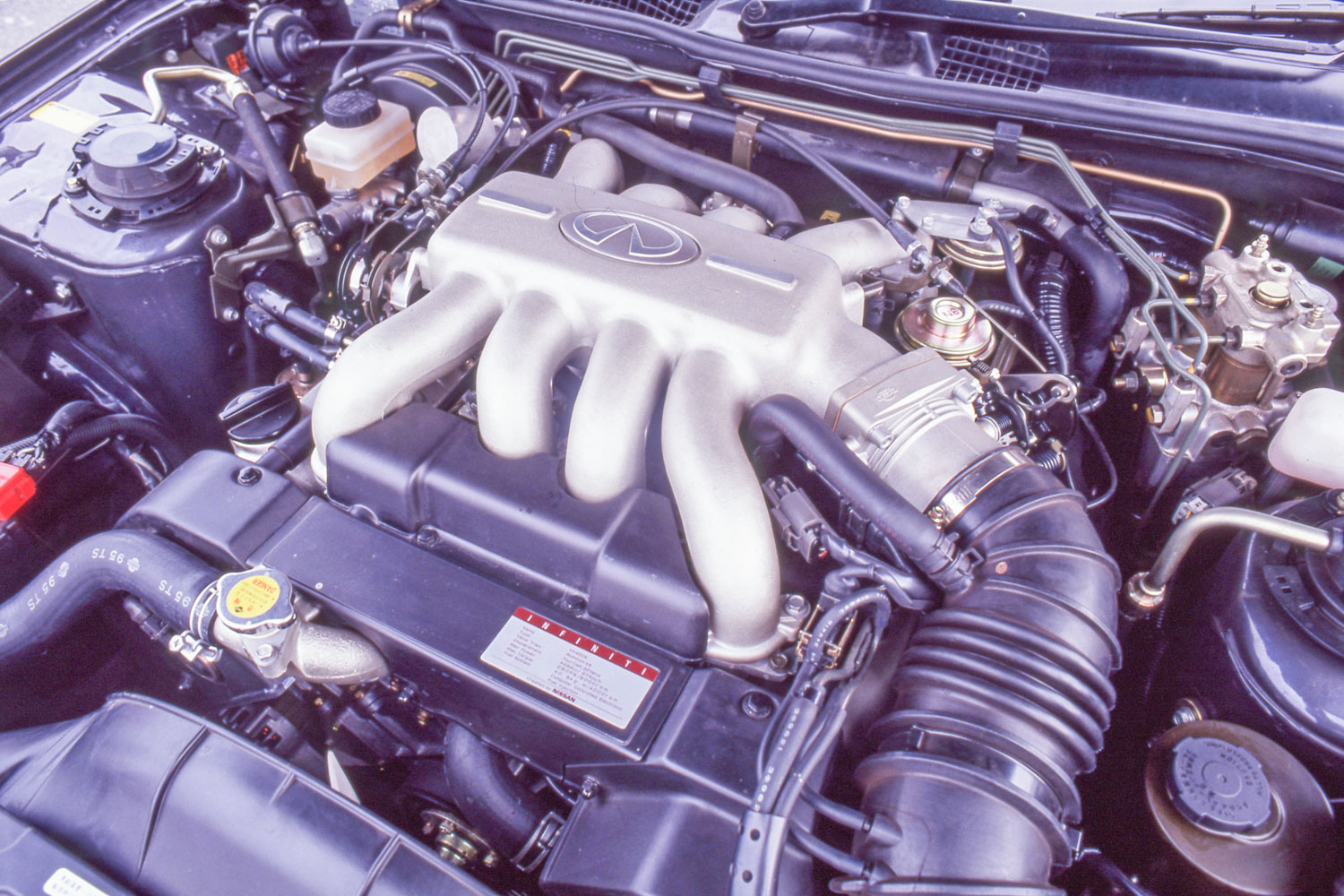 【画像ギャラリー】ザ・バブルな「インフィニティQ45」の和テイスト装備とは？ いまやEVで当たり前の「グリルレス」が新鮮でした | AUTO ...