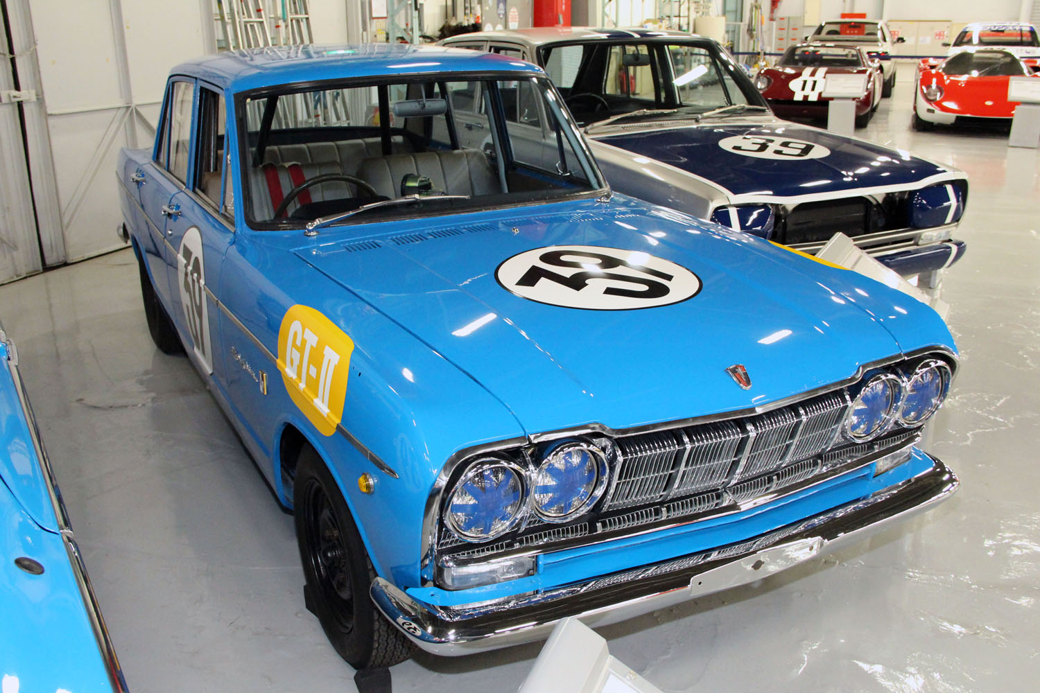 【画像ギャラリー】「GT-R」ではない「史上最強のスカイライン」と呼ばれた「鉄仮面」とは？ スーパーシルエット仕様になった「R30」は別格です ...