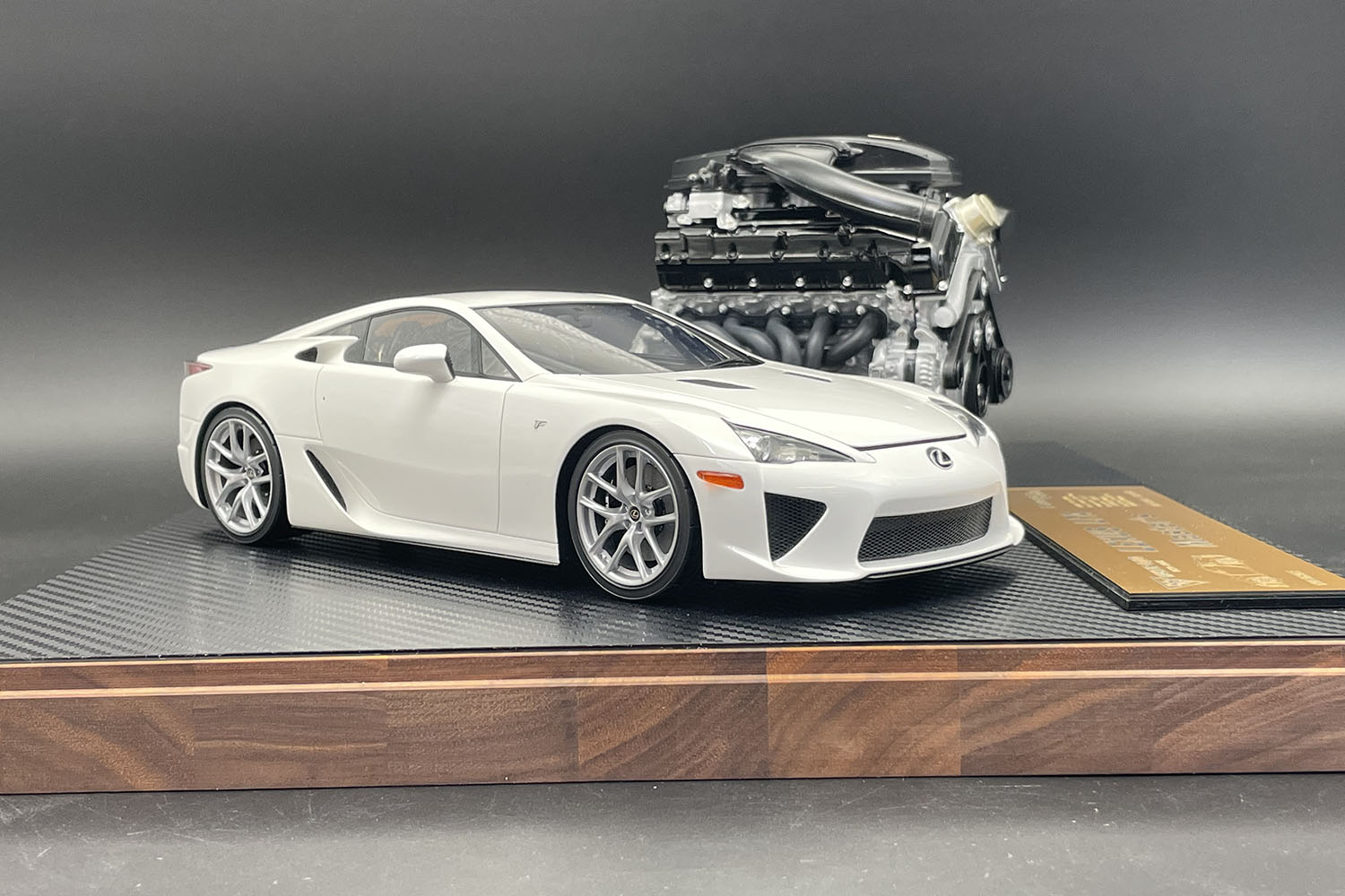 【画像ギャラリー】レクサス「LFA」の自然吸気V10エンジンが卓上スケールになった！ 25台限定の日下エンジニアリングの超絶技巧とは？ | AUTO MESSE WEB 〜 カスタム ...