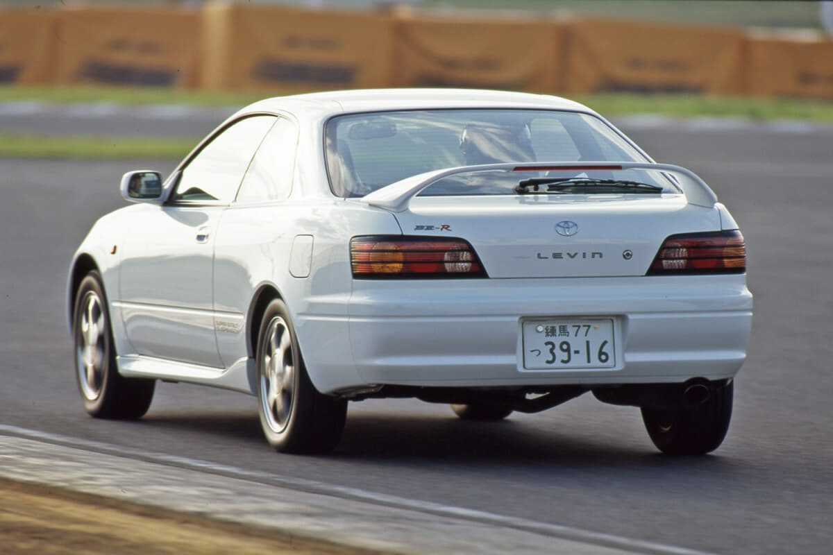 【画像ギャラリー】トヨタ「レビン／トレノ」は「86」だけじゃない！ FF王者「シビック」に真っ向勝負を挑んだトヨタ「AE111」をいまこそ再評価しよう | AUTO MESSE WEB（オート ...