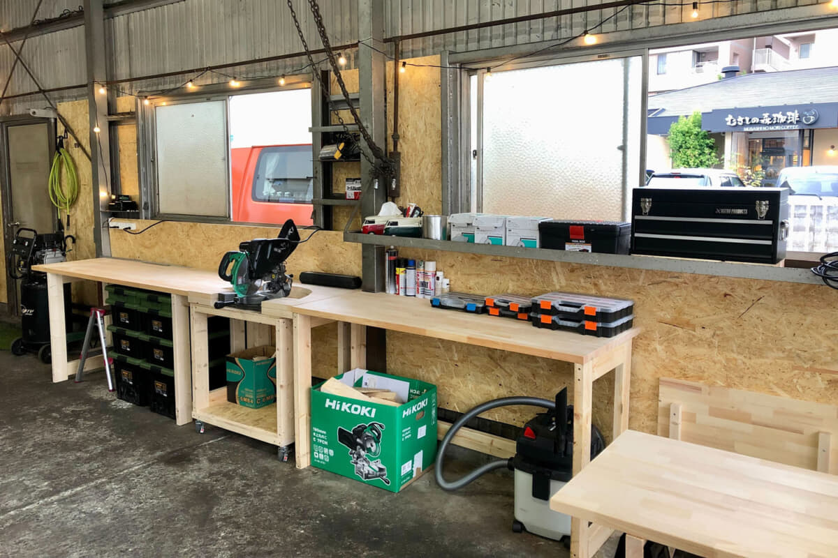 【画像ギャラリー】キャンピングカーをDIYで自作できる!? 「バンライフ」のためのシェアガレージ「Mobi Lab.」とは | AUTO MESSE WEB（オートメッセウェブ） 〜 クルマを ...