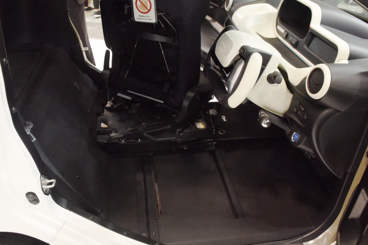 【画像ギャラリー】超小型2人乗りBEV「C＋Pod」をひとり乗りに仕様変更！ トヨタの考えるあらたな福祉車両の未来とは | AUTO MESSE WEB（オートメッセウェブ） 〜 クルマを文化する