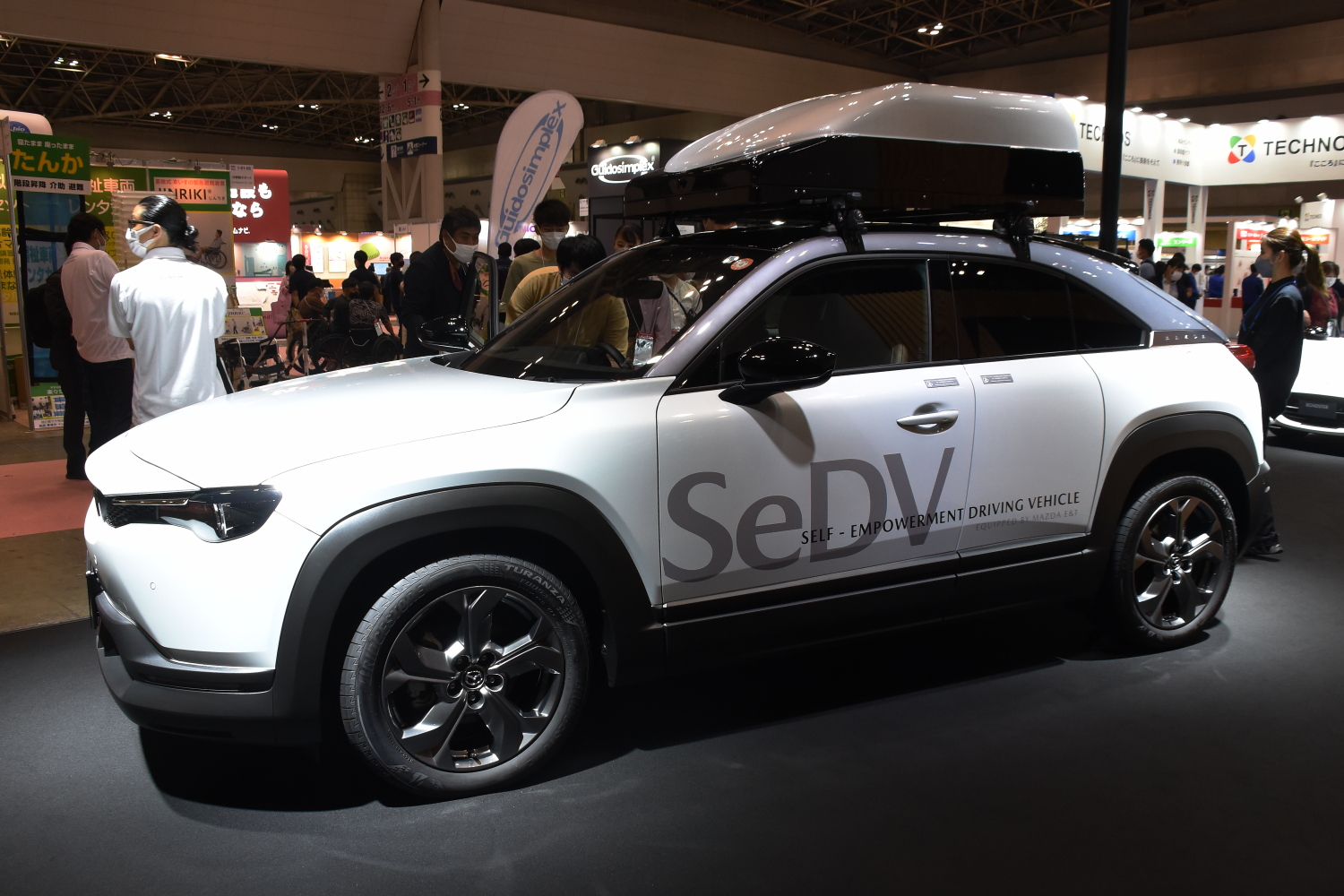 マツダの手動運転装置キットを取り付けた「SeDV」とは？ 直感的に使用できる「アクセルリング」と「レバーブレーキ」を採用 | ～カスタム ...