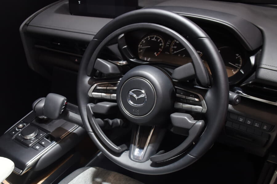 マツダの手動運転装置キットを取り付けた「SeDV」とは？ 直感的に使用できる「アクセルリング」と「レバーブレーキ」を採用 | ～カスタム ...