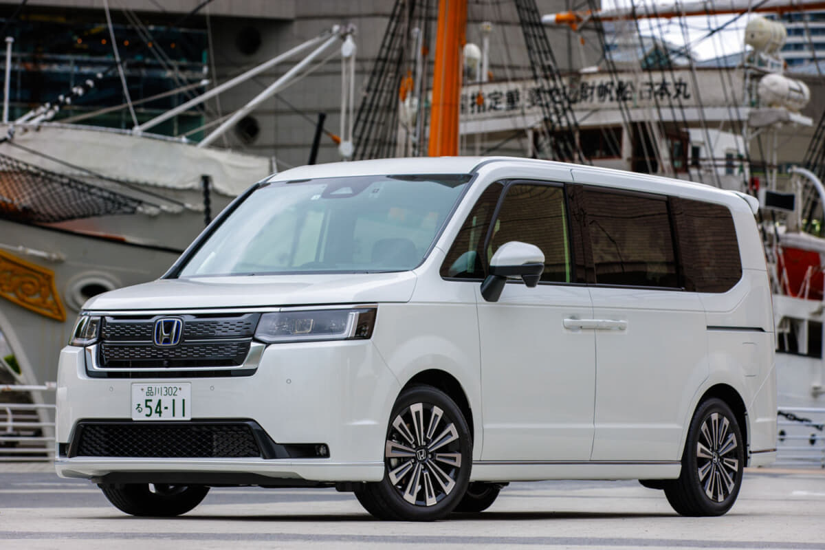 【画像ギャラリー】アウトドア最強ミニバンは？ トヨタ「ノアヴォク」とホンダ「ステップワゴン」を比べてみました | AUTO MESSE WEB ...