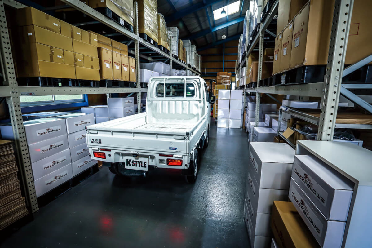 【画像ギャラリー】ダイハツ「ハイゼット」が流れるウインカーに！ 「ダズフェローズ」のLEDテールランプは「レッド」と「スモーク」の2タイプから選べる〈PR〉 | AUTO MESSE WEB ...