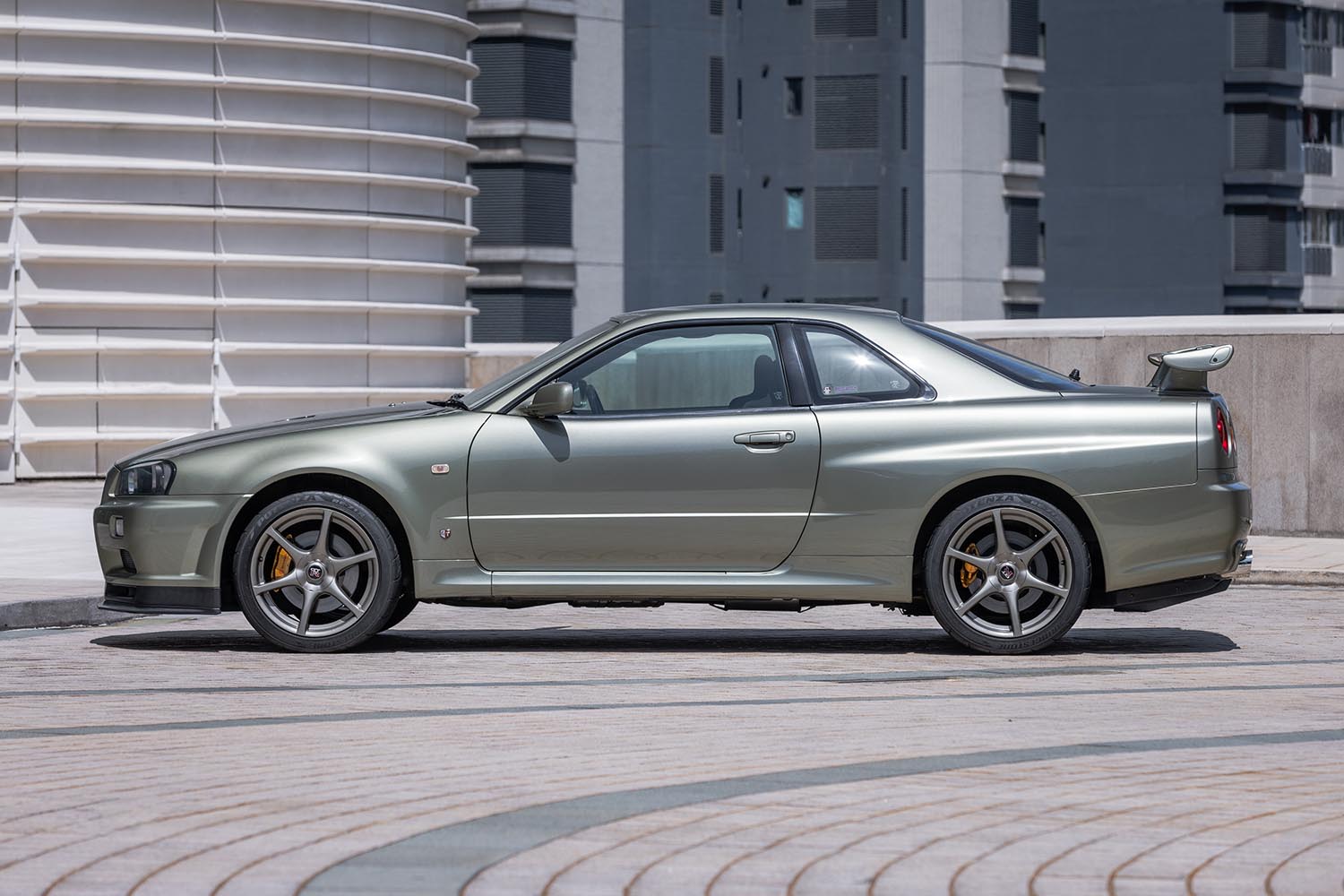 【画像ギャラリー】R34「スカイラインGT-R」が約3800万円で落札！ 限定車「VスペックII Nür」の希少価値は絶大でした | AUTO MESSE WEB 〜 カスタム・アウトドア ...