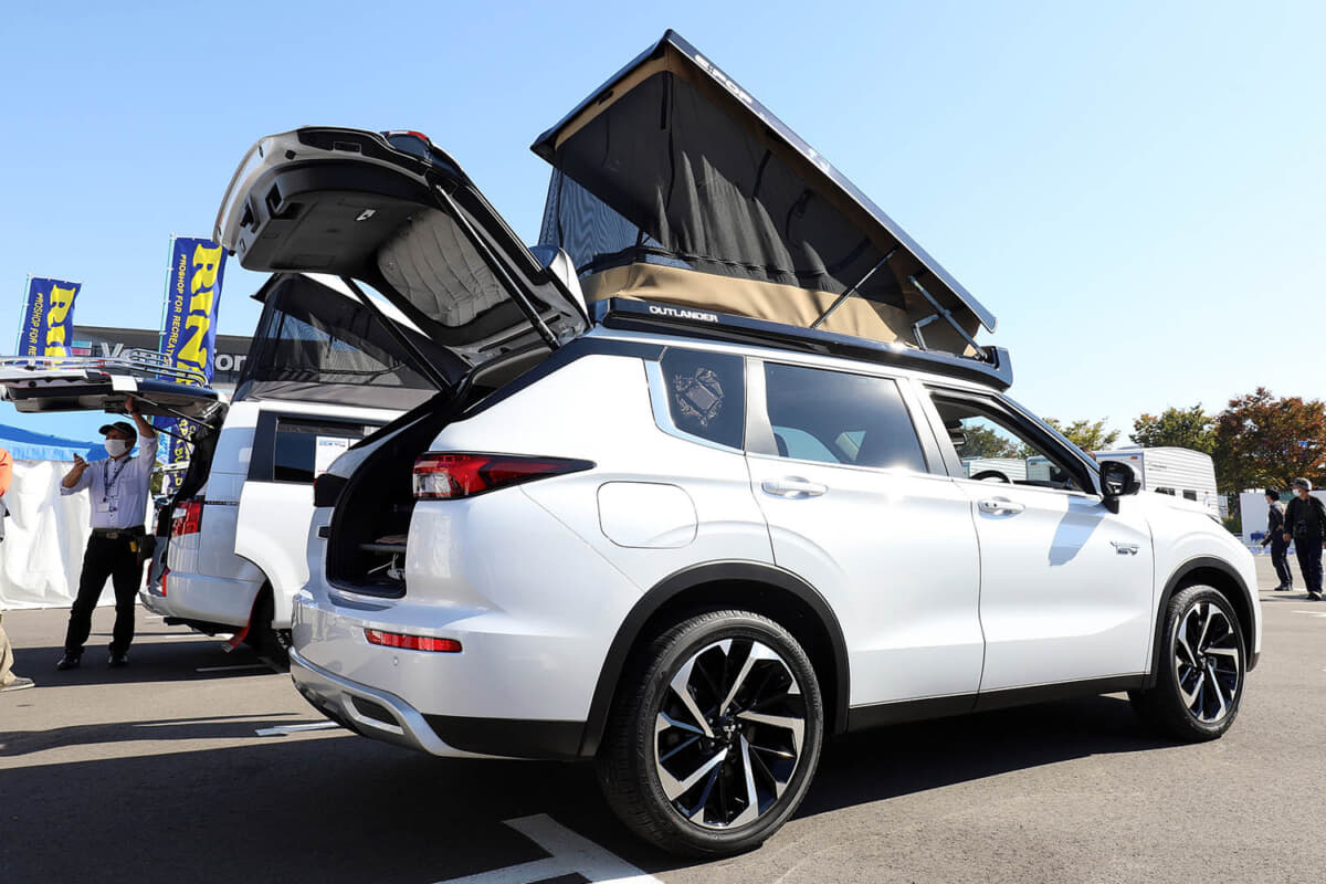 【画像ギャラリー】三菱「アウトランダーPHEV」にポップアップルーフ！ 大人4名が車中泊できる「E：ポップ」は533万3000円から | AUTO MESSE WEB（オートメッセウェブ ...