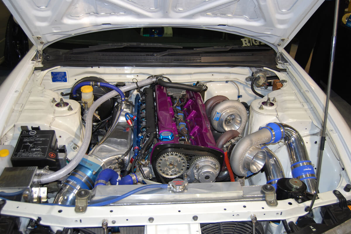 スカイラインR33「GT-R」でゼロヨンに燃えた青春！ 3年かけて8秒台をマークした「エンドレス」は欧州でも最強でした | ～カスタム ...