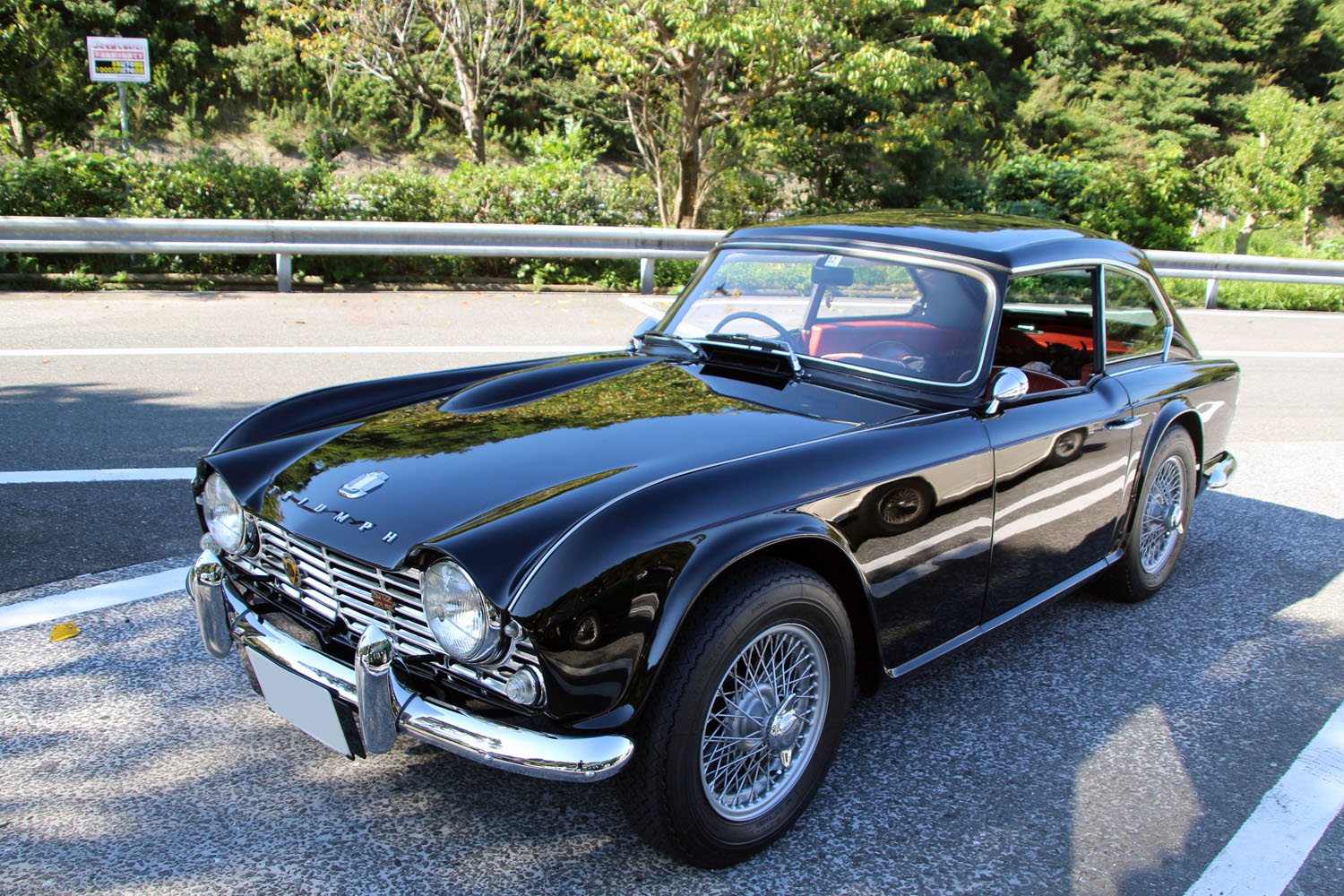 19歳で購入して45年！ 日本に2台しかない「トライアンフDOVE GTR4」の維持費はとてもリーズナブルでした | ～カスタム・アウトドア ...