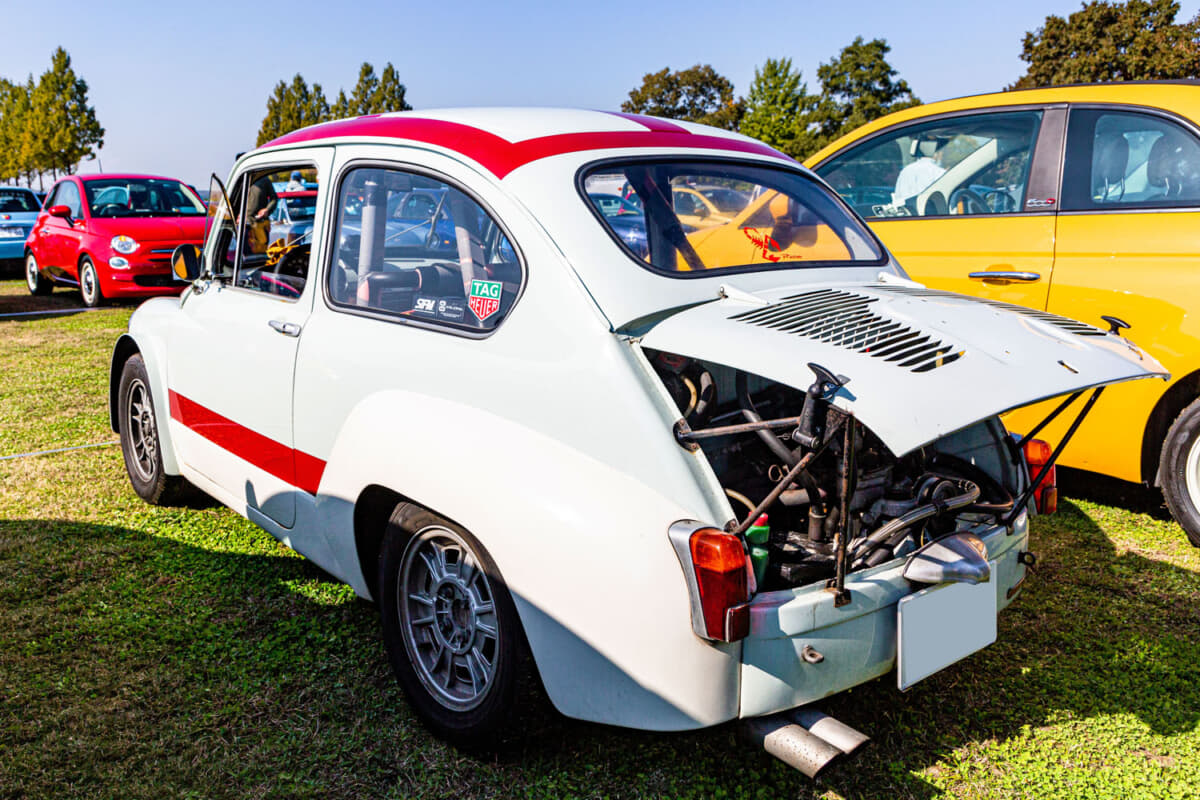 【画像ギャラリー】50年前の「アバルト1000TCR」がカッコかわいい！ 初めての旧車でイタリアのガチレーサーを買ったご夫婦は幸せだった ...