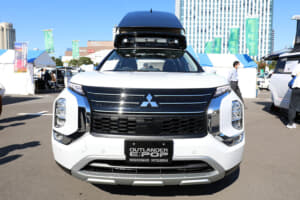 三菱「アウトランダーPHEV」にポップアップルーフ！ 大人4名が車中泊できる「E：ポップ」は533万3000円から | ～カスタム・アウトドア・福祉車両・モータースポーツなどのカーライフ情報が ...